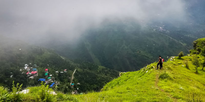 Drive To Daran Pass – The Traveller Trails