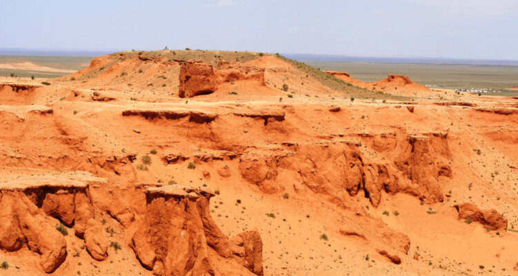 Explore The Vastness Of The Mysterious Gobi Desert – The Traveller Trails