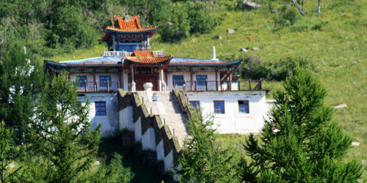 Explore The Vastness Of The Mysterious Gobi Desert – The Traveller Trails