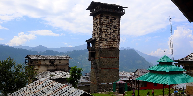 An Etheral Journey into the Mountains – The Traveller Trails