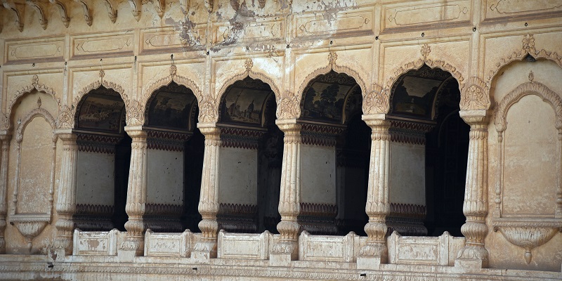 The Painted Palace of Arki – The Traveller Trails