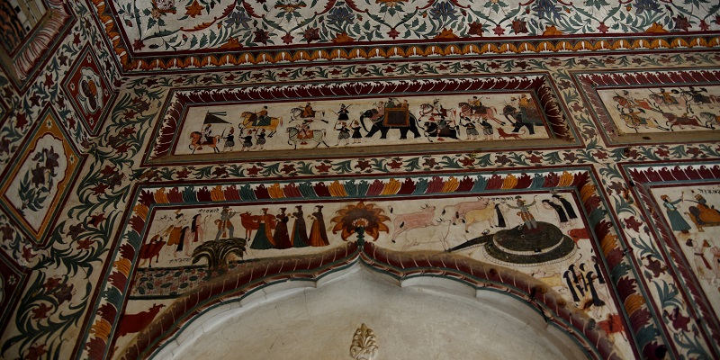 The Painted Palace of Arki – The Traveller Trails