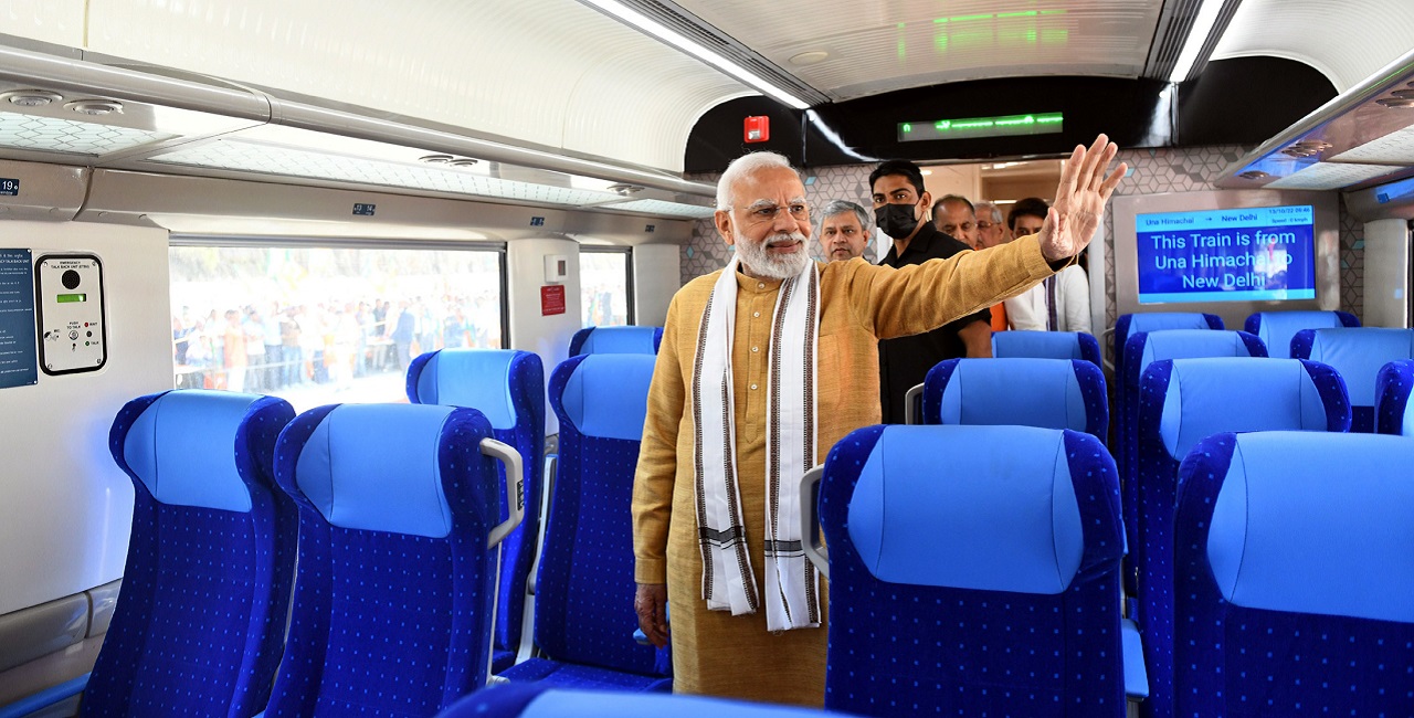 PM Narendra Modi Flags Off Vande Bharat Express From Una To Delhi, Will ...
