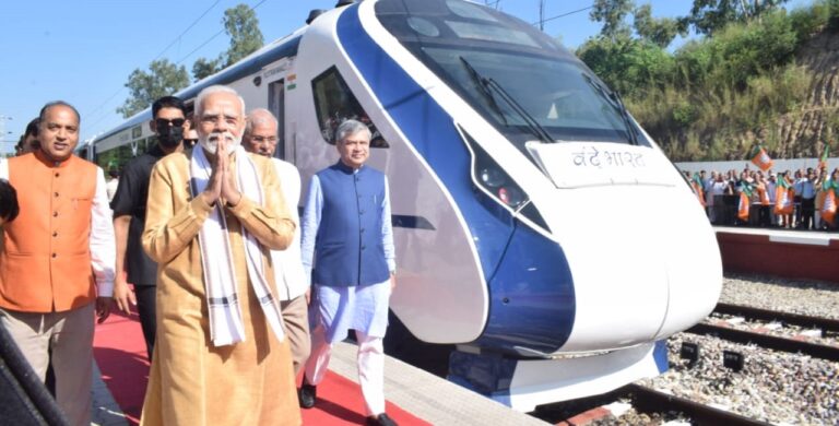 PM Narendra Modi Flags Off Vande Bharat Express From Una To Delhi, Will ...