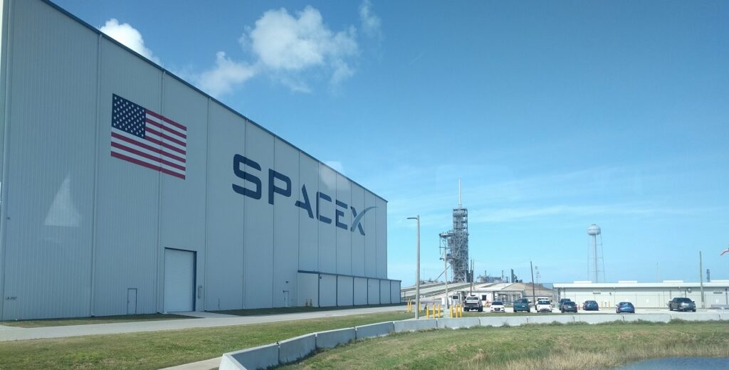 Elon Musks Spacex Launches Falcon Heavy The Worlds Most Powerful
