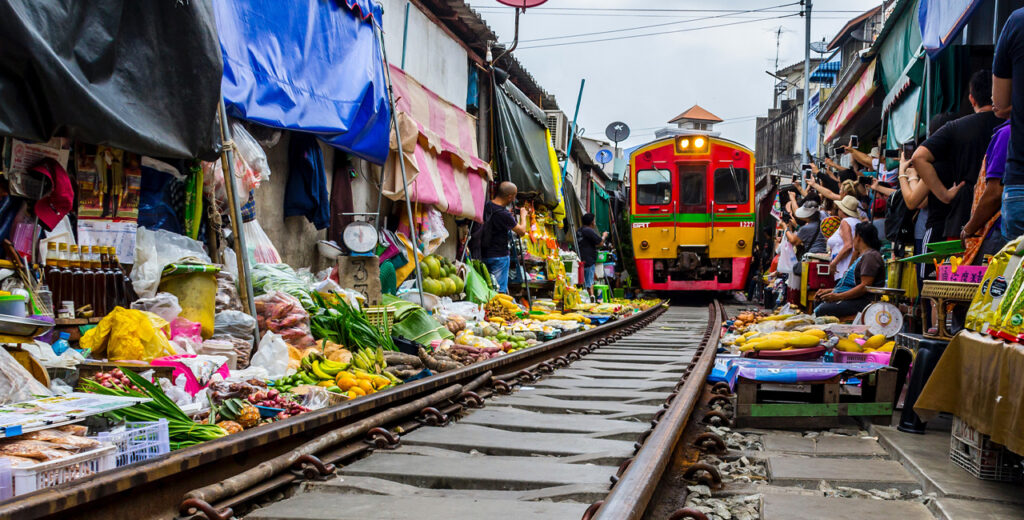 5 Of The World’s Most Unique Railway Routes – The Traveller Trails